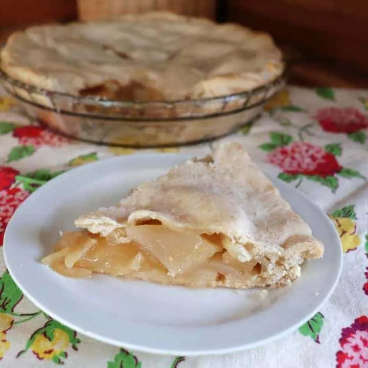 How to Make Easy Old-Fashioned Apple Pear Pie - Homespun Seasonal Living